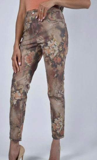 Reversible Jeans|Frank Lyman|226164U | Fashionista